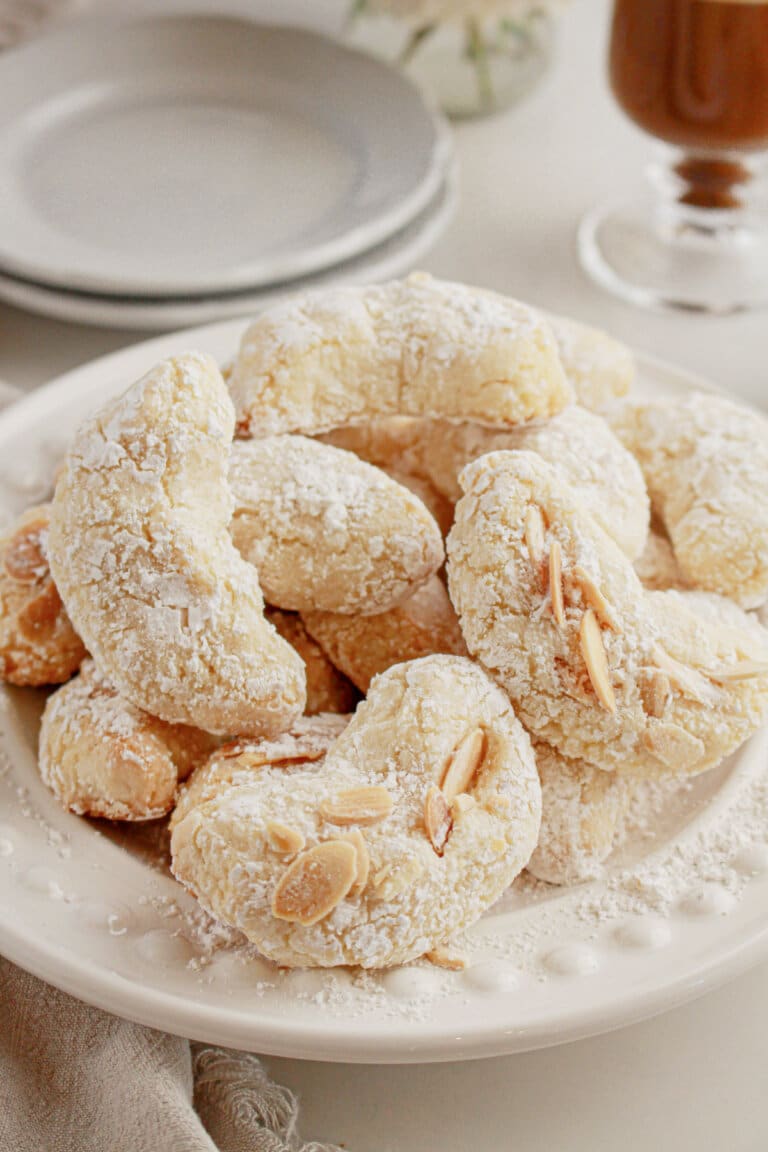 Italian Amaretti Cookies - Maria's Mixing Bowl